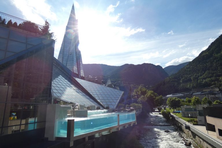 Eight reasons for coming to the Caldea thermal spa