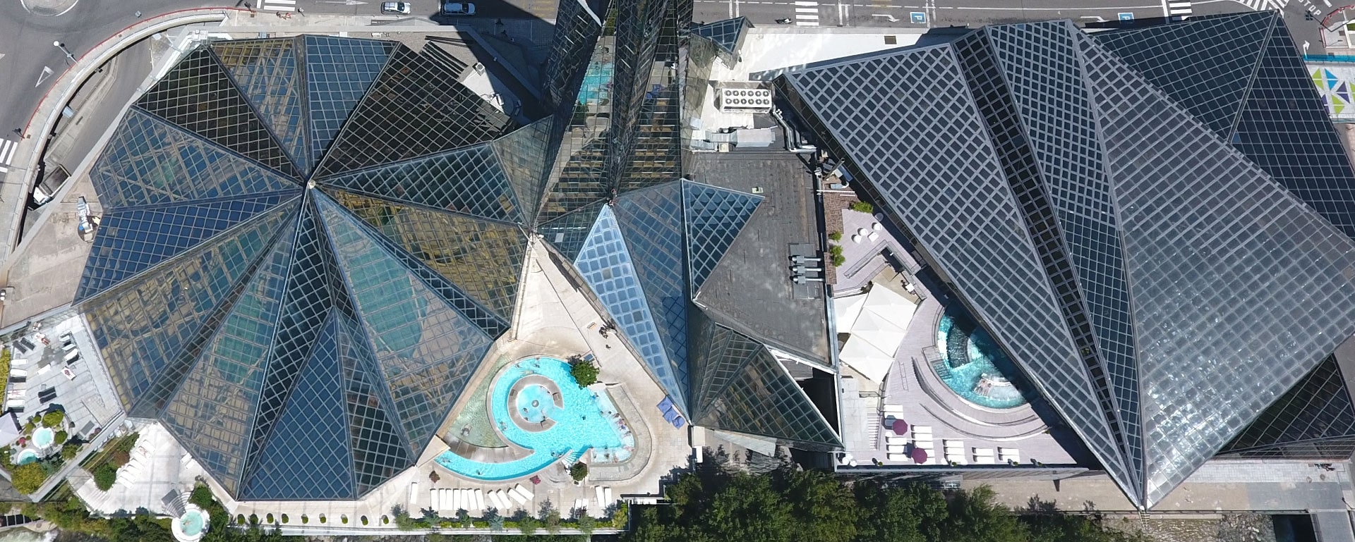 Prepare your visit to Caldea with the Virtual Tour of the Spa